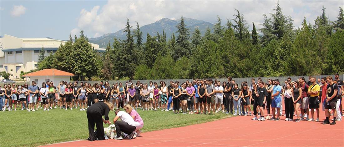 Χανιά: Θρήνος στην κηδεία της 22χρονης - Τι λένε συγγενείς για το αν ...